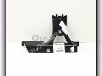 - Mercedes-Benz E-Class Genuine Part With Delivery For Sale in Qatar