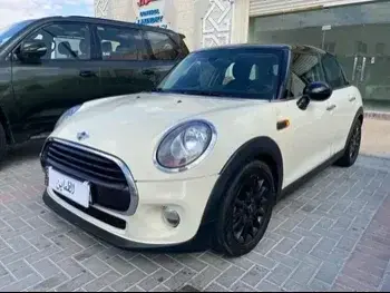 Mini Cooper Beige 2016 For Sale in Qatar