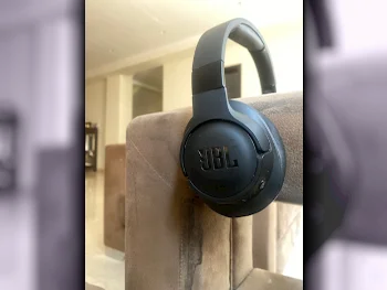 JBL Headphones for All Devices - Black For Sale in Qatar