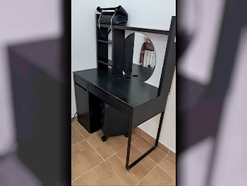 - Computer Desk - Brown For Sale in Qatar