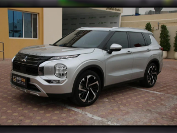Mitsubishi Outlander Limited edition Silver 2023 For Sale in QAR