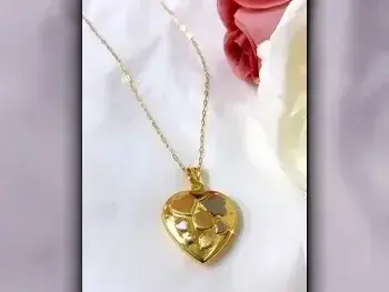 18k Yellow Gold Necklace For Sale in Qatar